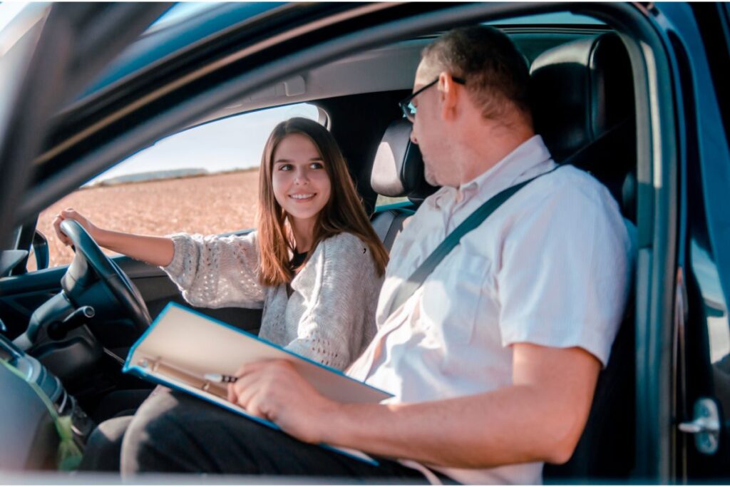 7 Key Factors in Choosing the Best Driving Instructor